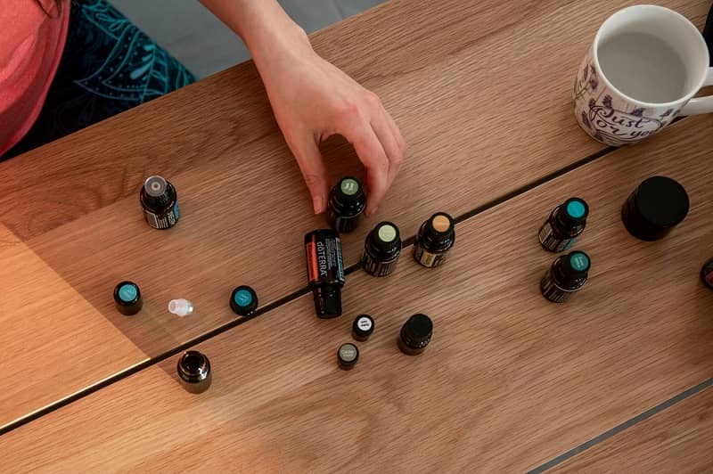 A Step-by-Step Guide to Polishing Teak Wood - Kusuma Furniture